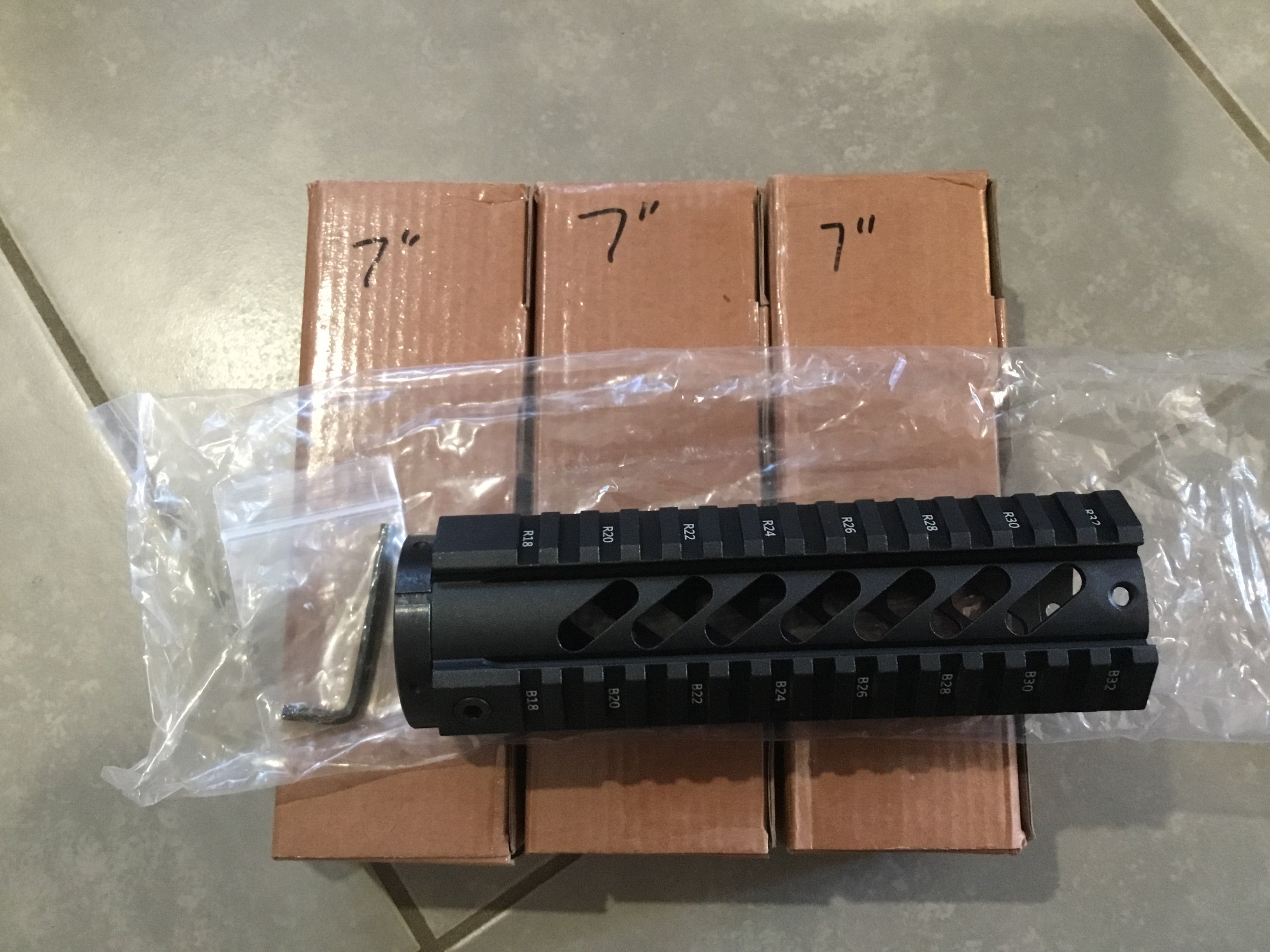 7 inch Quad rail hand guard – Rosies blasters and hobby products